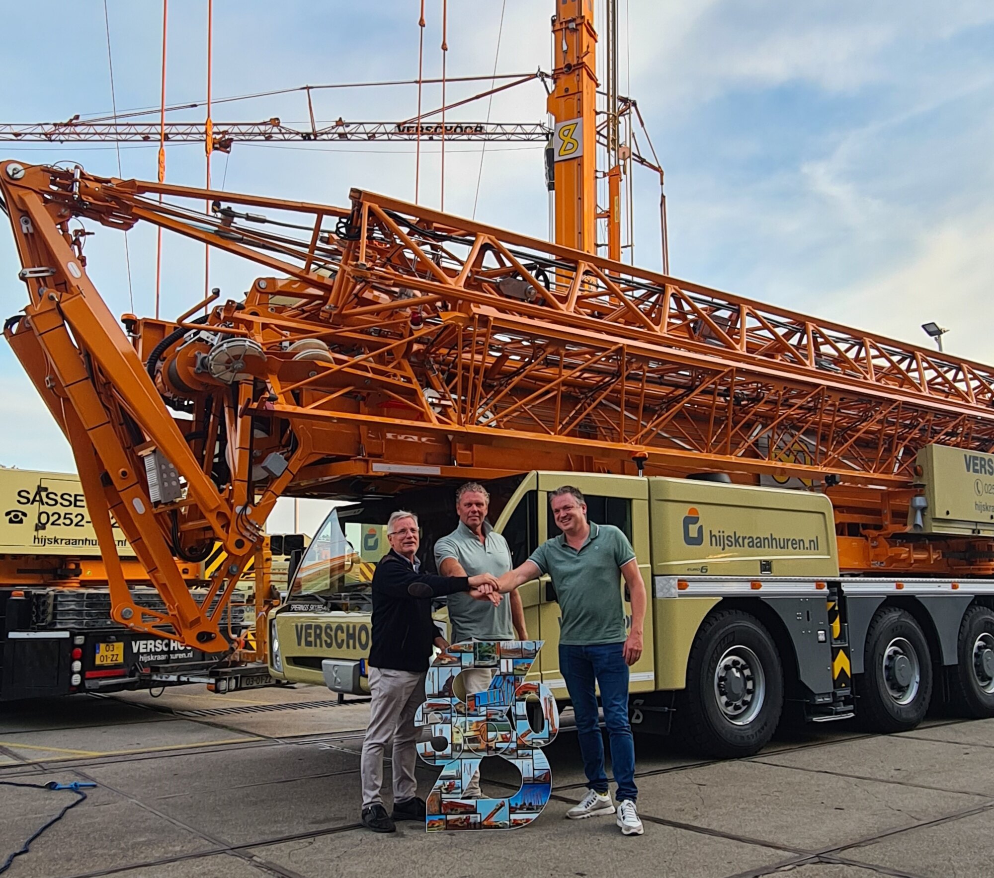 20 Years of Mighty Tiny: Delivery of the 350th SK1265-AT6 - Spierings ...