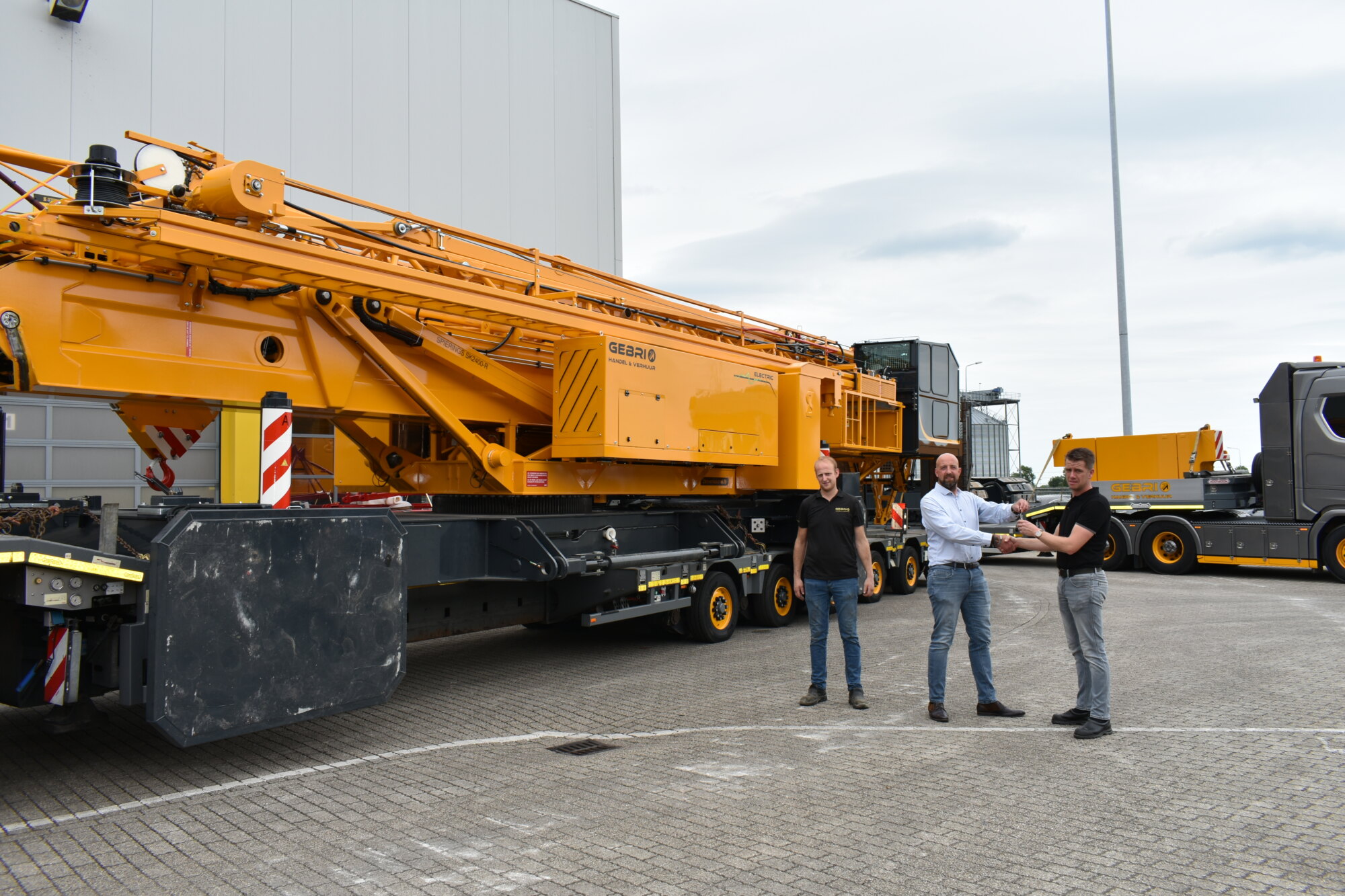 Spierings Mobile Cranes - Lift to the Max.