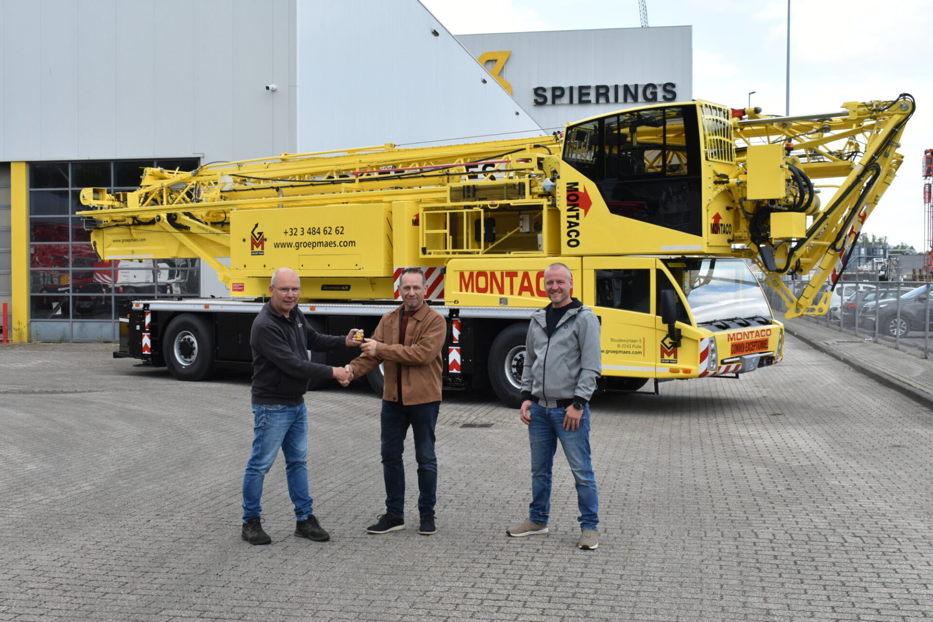 Delivery wall - Spierings Mobile Cranes