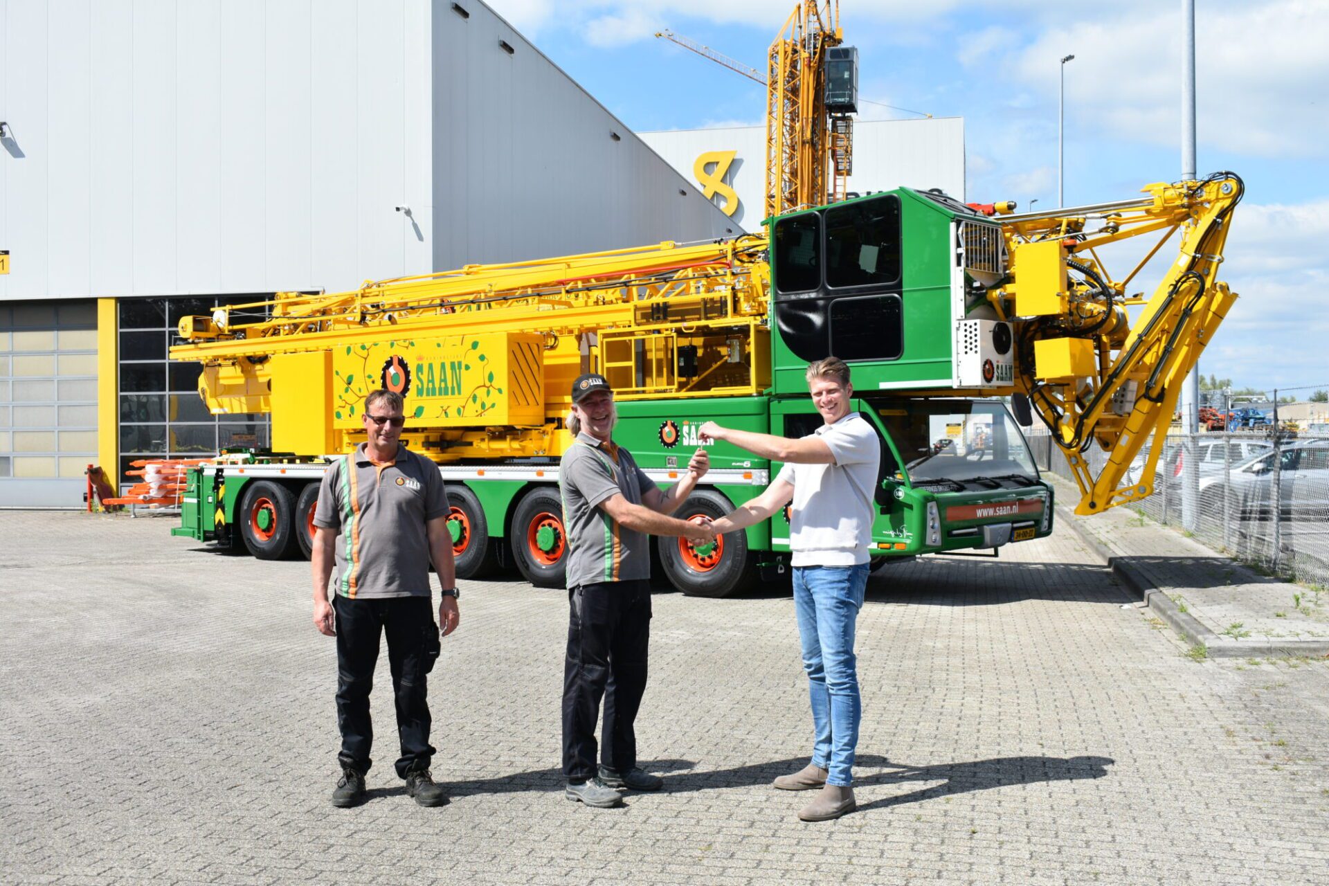 Spierings Mobile Cranes - Lift to the Max.