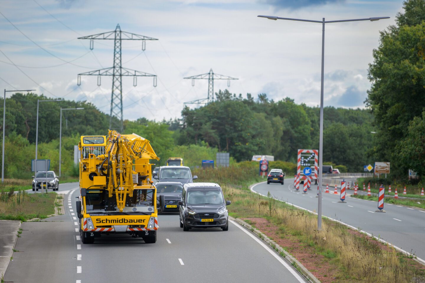 SK597-AT4 eLift - Spierings Mobile Cranes