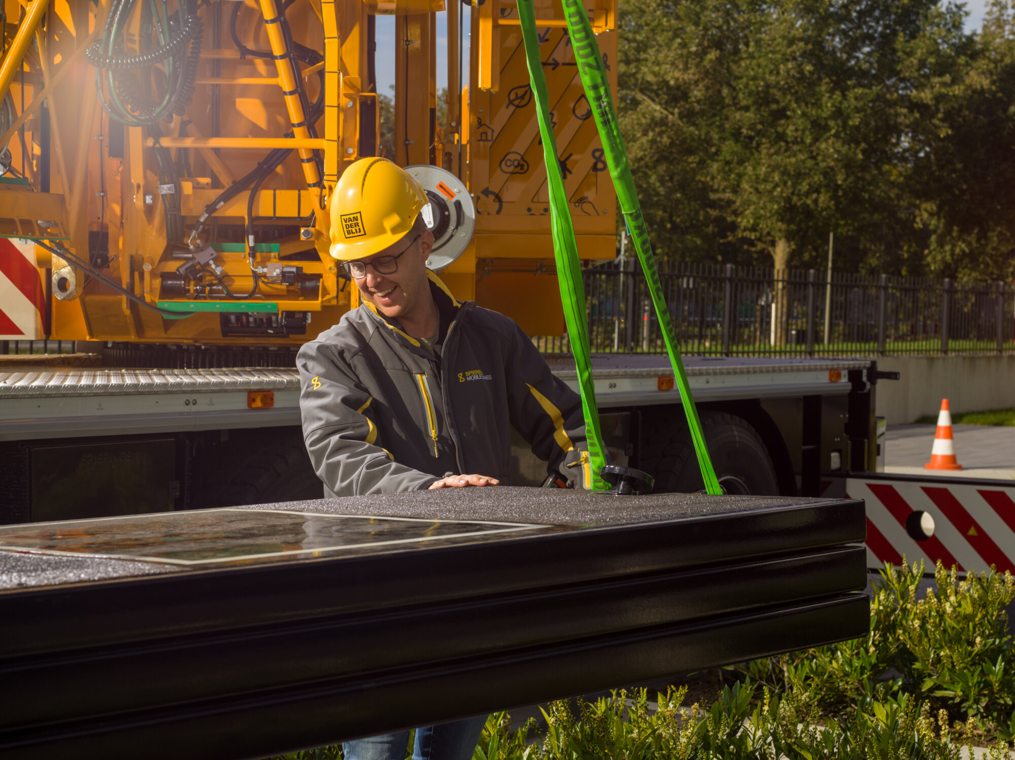 SK597-AT4 eLift - Spierings Mobile Cranes