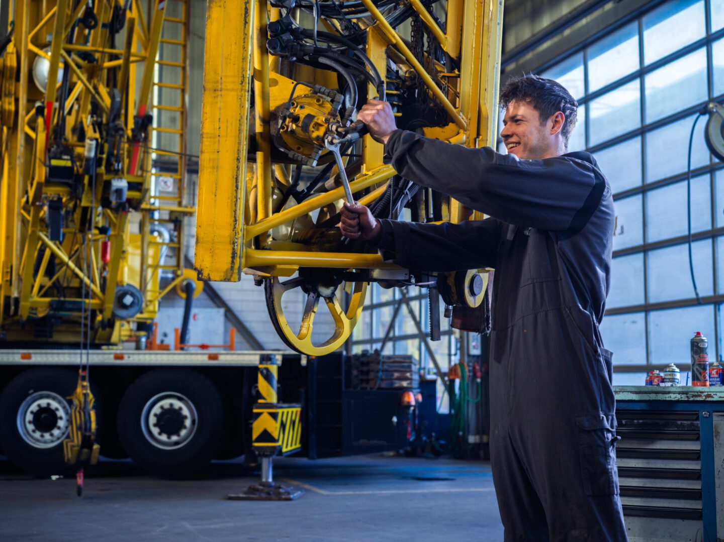 Spierings Mobile Cranes - Lift to the Max.